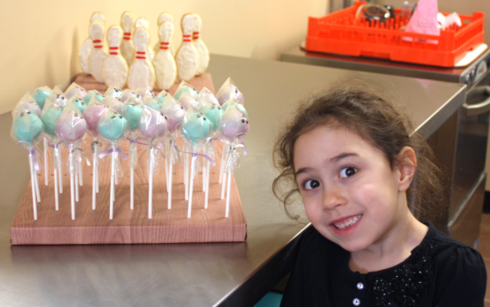 Bowling Ball Cake Pops